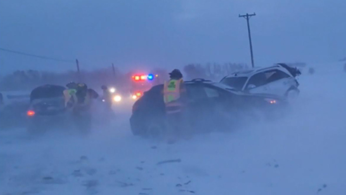 Watch CBS Evening News: "CBS Weekend News" headlines for December 25 ...