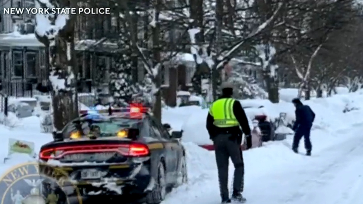Watch CBS Evening News: Massive winter storm kills 55 in the U.S ...
