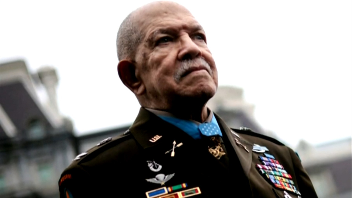 Watch CBS Evening News Biden awards Medal of Honor to Vietnam War ...