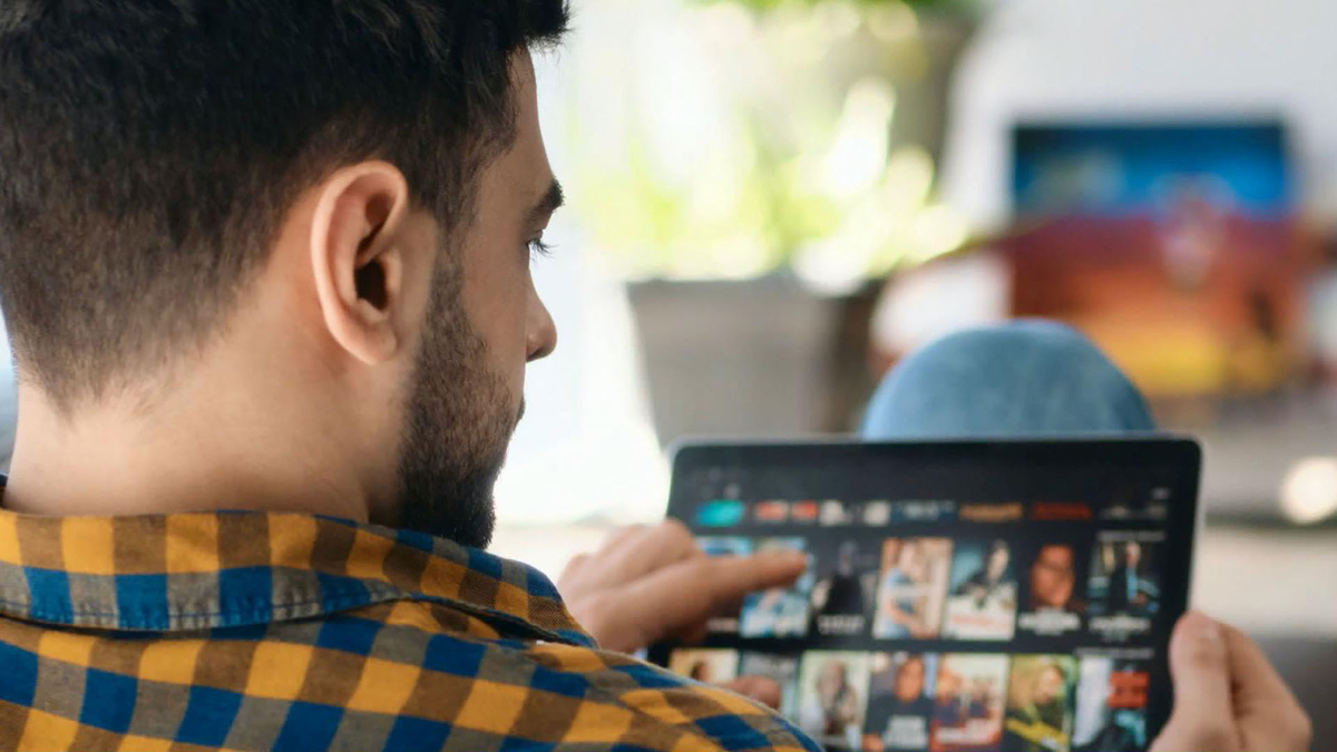 Watch CBS Evening News: Movie theaters still struggling from pandemic ...