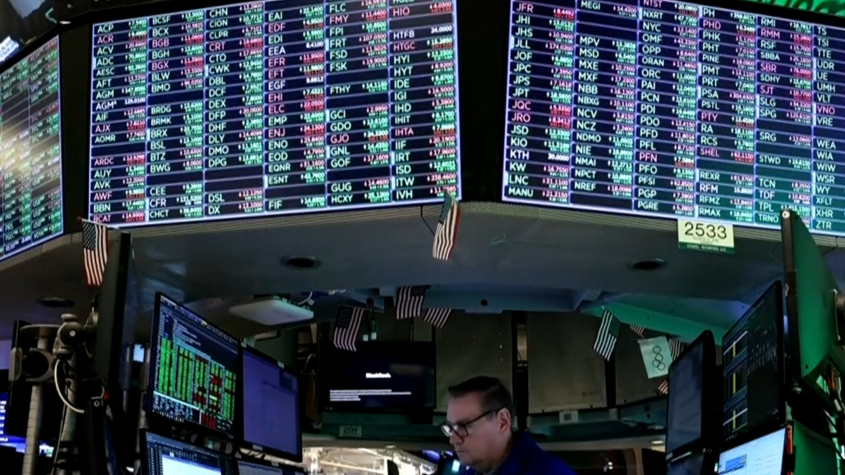 Watch CBS Evening News: Biden insists banking system safe - Full show ...