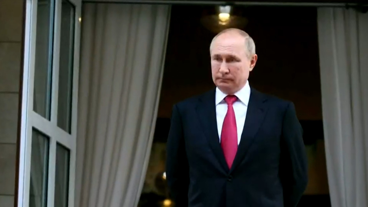 Watch CBS Evening News: Arrest warrant accuses Putin of war crimes ...