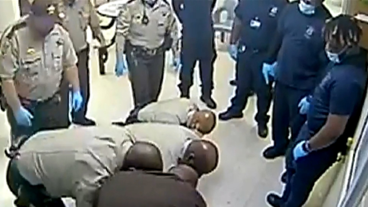 Watch CBS Evening News: Video of in-custody death in Virginia released - Full show on CBS