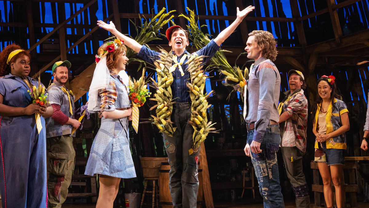 Watch Sunday Morning: "Shucked": Broadway, country music and corn ...