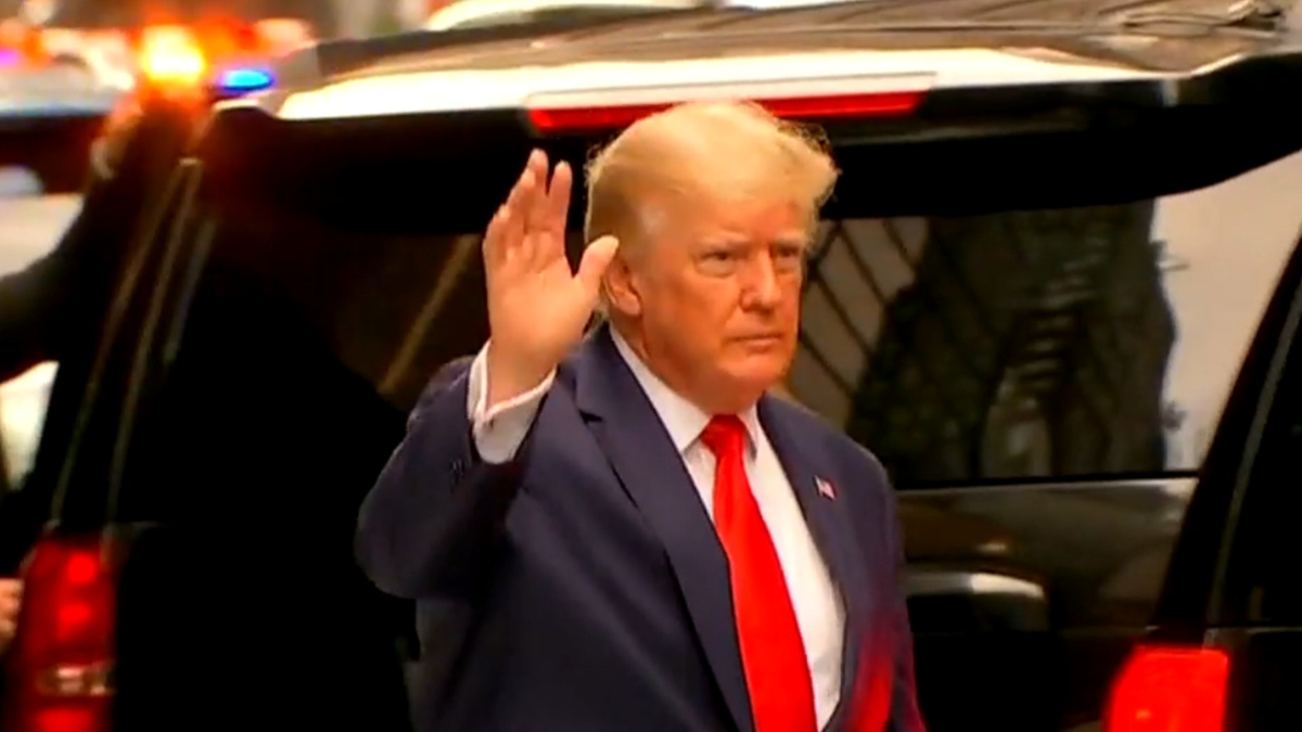 Watch CBS Evening News: Trump legal team prepares for arraignment ...