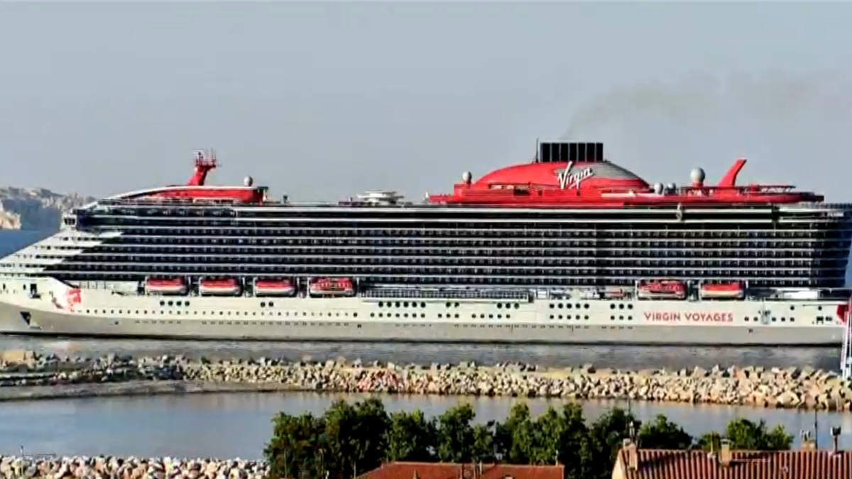 Watch CBS Evening News: Cruise ship passenger dies in fall - Full show ...