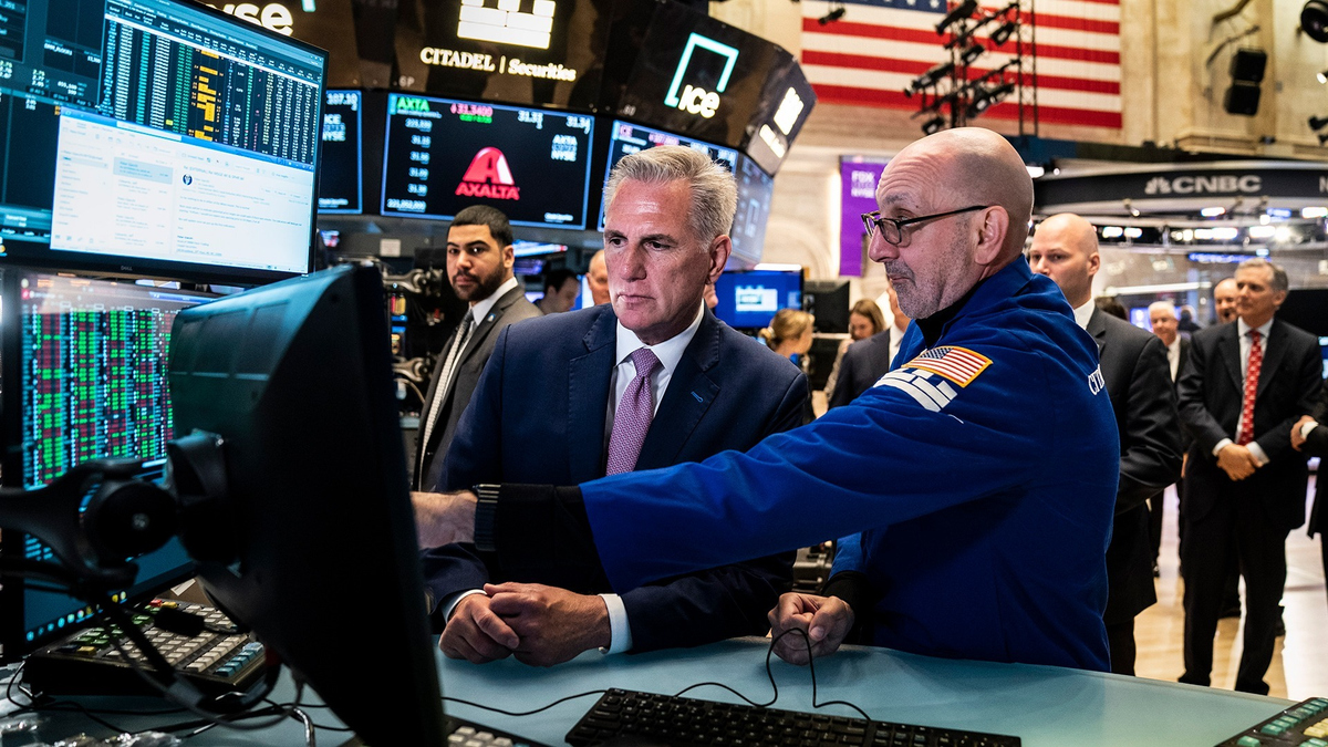 Watch CBS News Prime Time with John Dickerson: Wall Street braces for ...