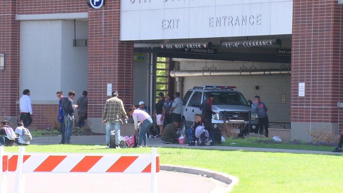 Watch CBS Evening News: Several U.S. cities prepare for migrant ...