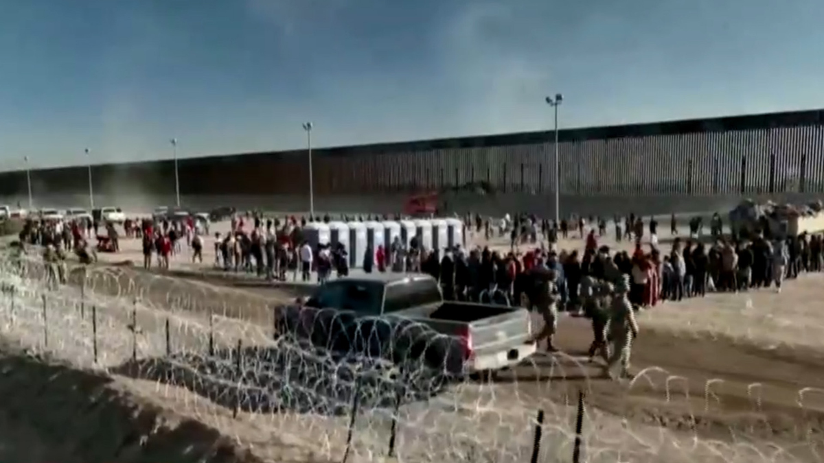 Watch CBS Evening News Border crossings down after expiration of Title ...