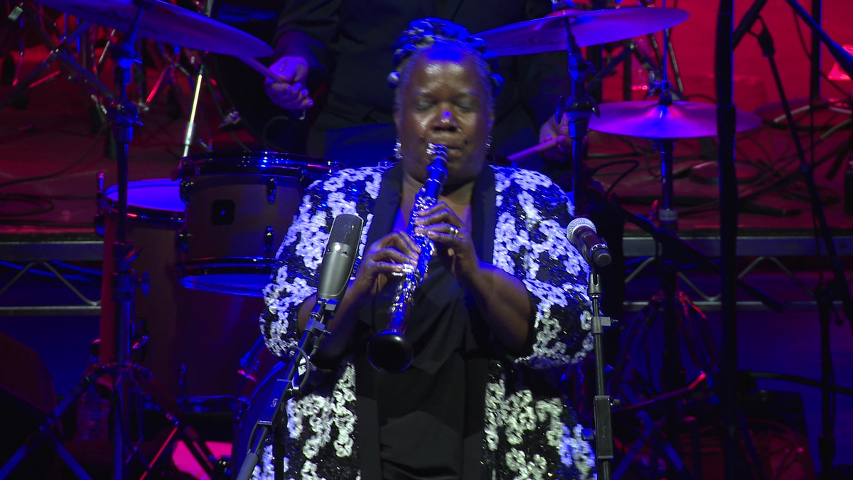 Watch Sunday Morning: Jazz clarinetist Doreen Ketchens plays her dream ...