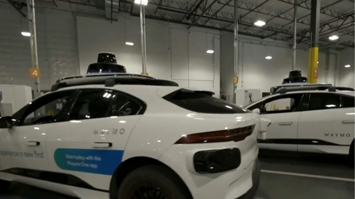 Watch CBS Evening News: Autonomous rideshare cars get test run - Full ...