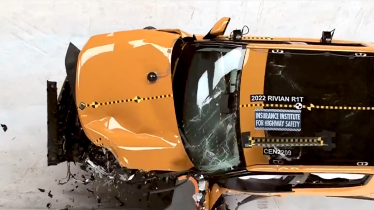 Watch CBS Evening News: Heavy electric vehicles could pose safety risk ...