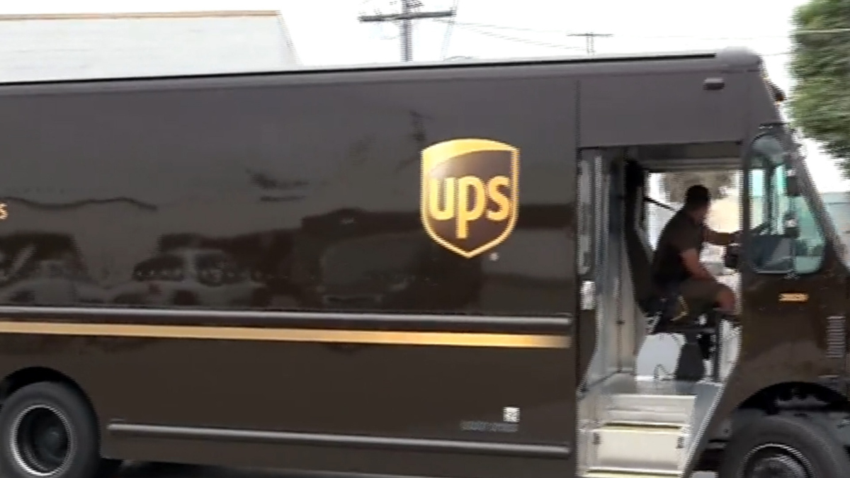 Watch CBS Evening News UPS workers vote to authorize strike - Paramount+