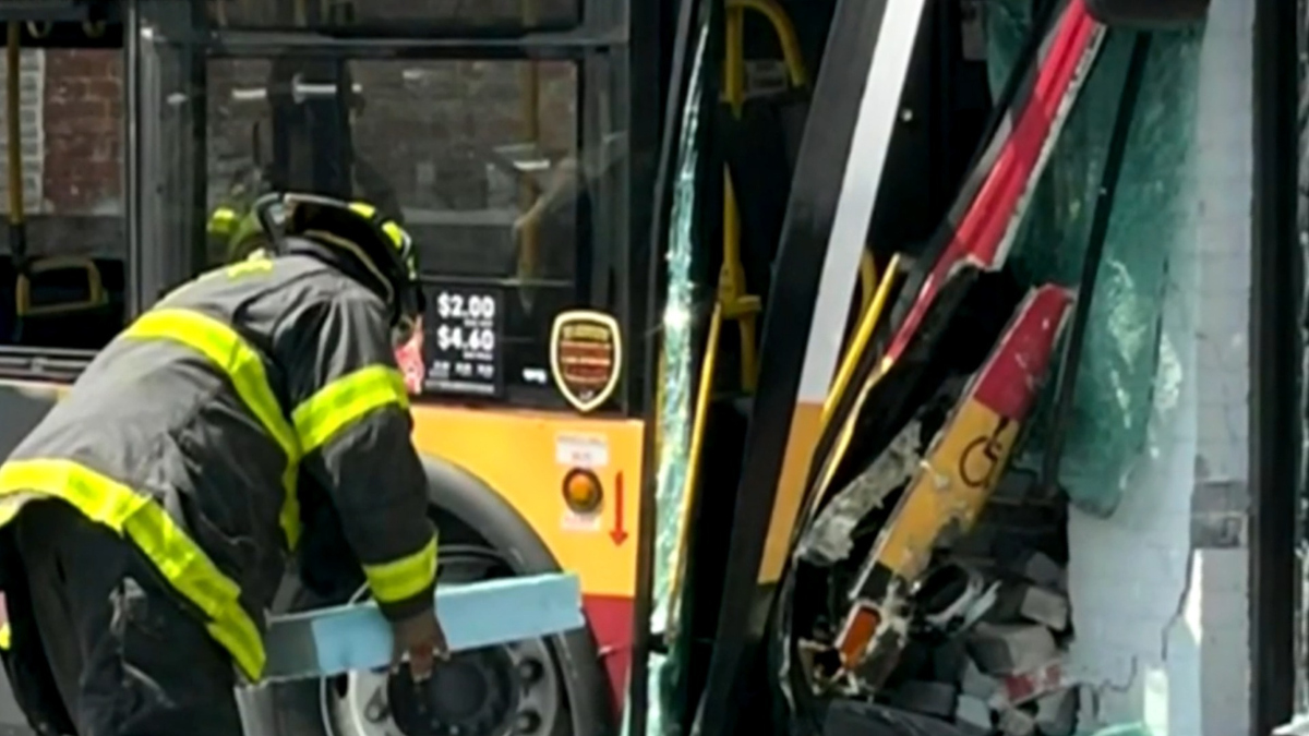 Watch CBS Evening News: Several hurt in Baltimore bus crash - Full show ...
