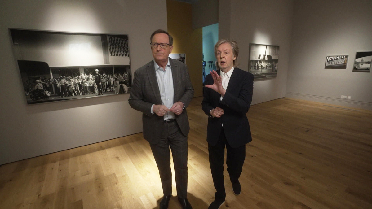 Watch Sunday Morning: Paul McCartney's photos of The Beatles' 1964 ...