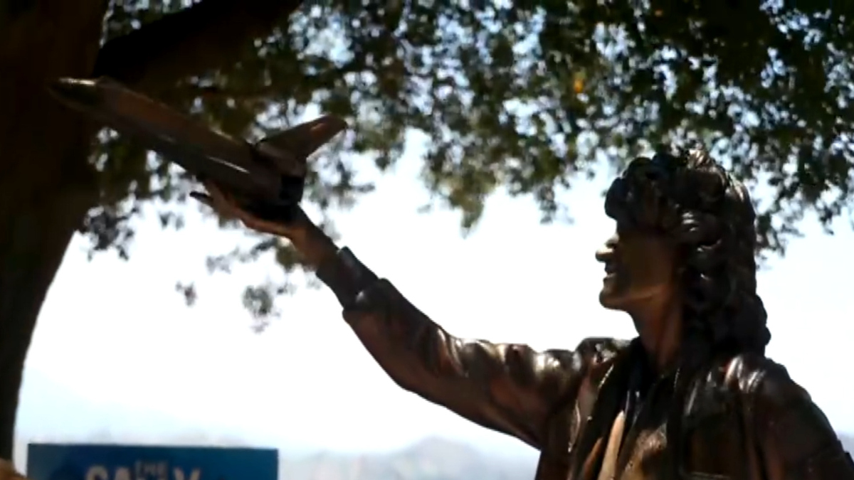 Watch CBS Evening News: Sally Ride statue unveiled in California - Full ...