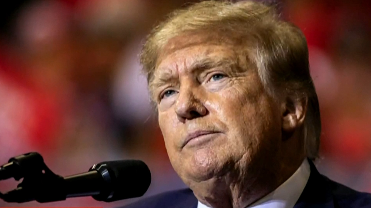 Watch CBS Evening News: May trial date set in Trump classified docs ...
