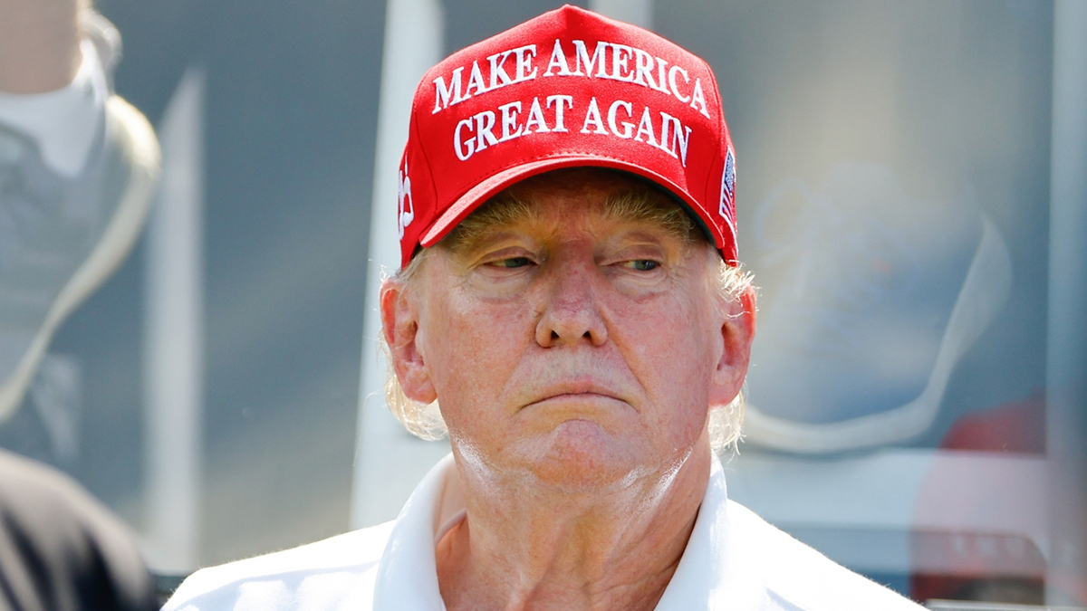 Watch CBS News: Trump's deadline to surrender approaching - Full show ...