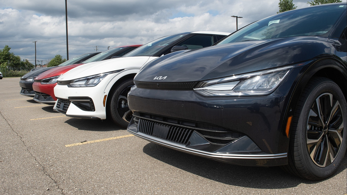 Watch CBS News Average New Car Cost In U S Up To 48 000 Full Show