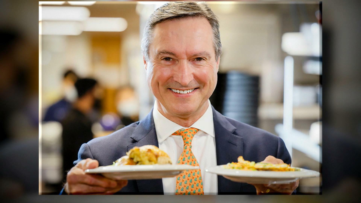Watch CBS Mornings: Chef transforming hospital food - Full show on CBS