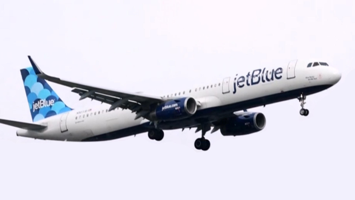 Watch CBS Evening News: 2 Jet Blue flights hit by lasers near Boston ...