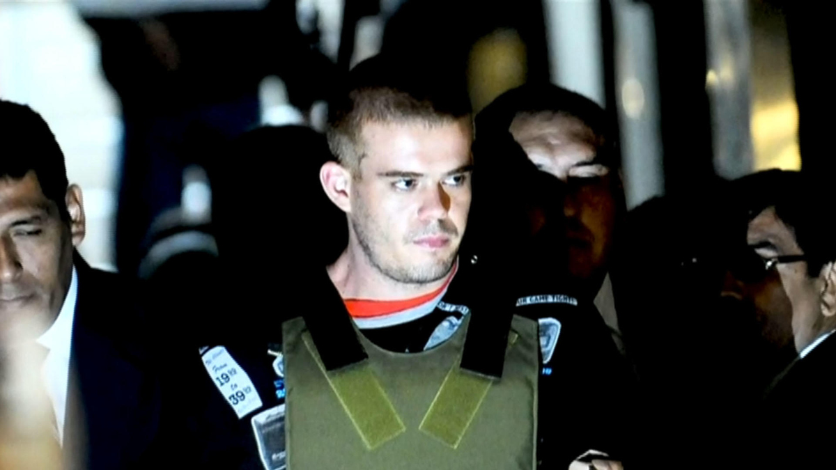 Watch CBS Evening News: Joran van der Sloot admits killing Natalee ...