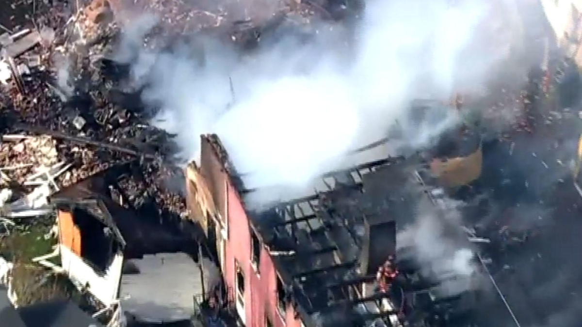 Watch CBS Evening News: New York gas line explosion leaves several hurt ...