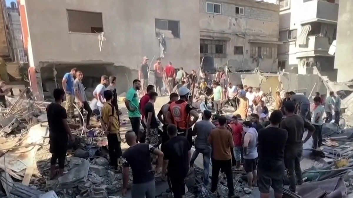 Watch CBS Evening News: U.S. urges Israel to stop using "dumb bombs ...