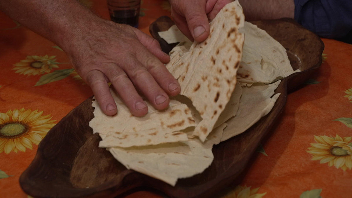 Watch Sunday Morning: The flatbread central to culinary life in ...