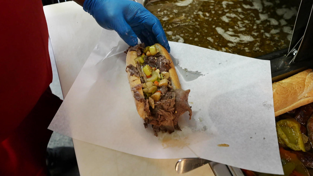 Watch Sunday Morning: The Chicago sandwich joint that inspired "The ...