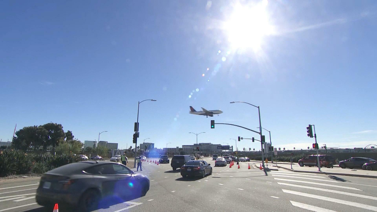 Watch CBS Mornings: Thanksgiving travel rush - Full show on CBS