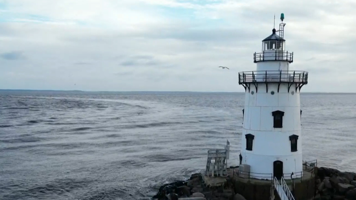 Watch CBS Evening News: How some U.S. lighthouses are being saved - Full show on CBS