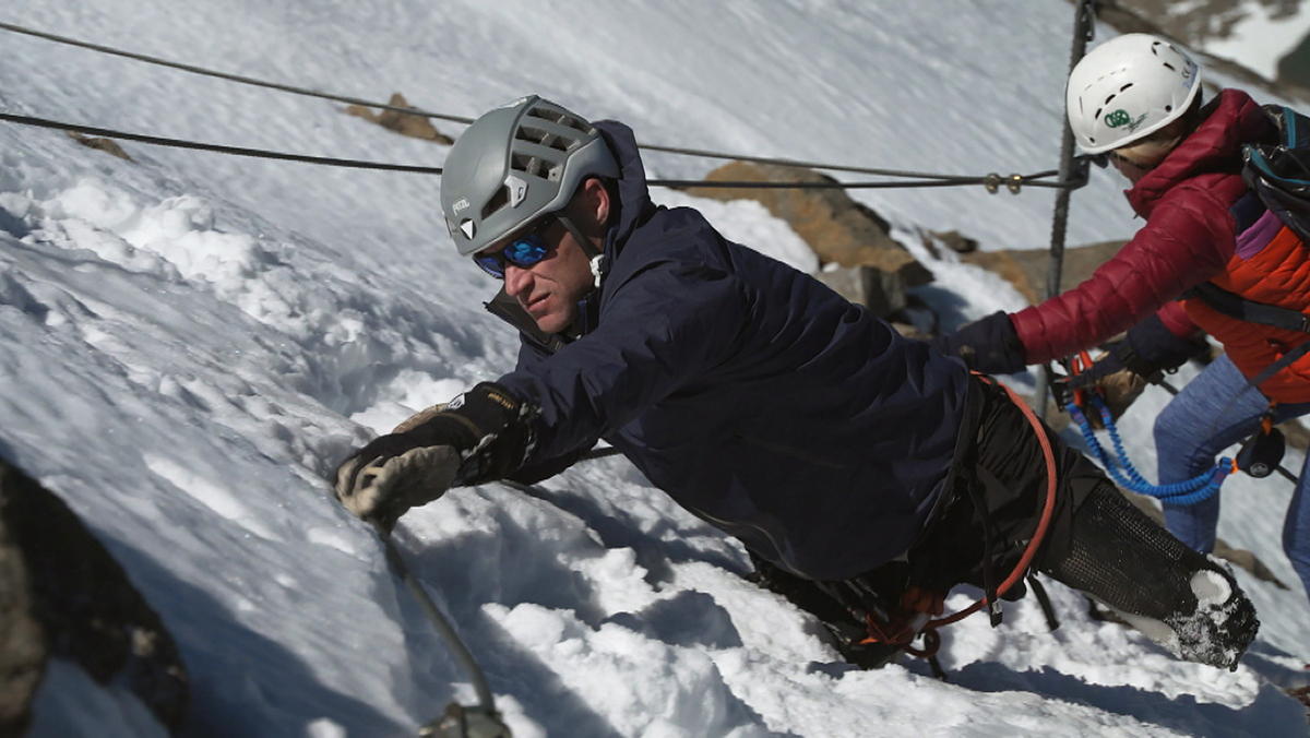 Watch 60 Minutes Overtime: Navy SEAL vet without legs climbs mountain ...