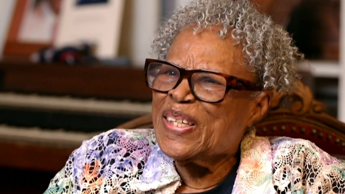 Watch CBS Evening News: Woman driven off land 8 decades ago owns it ...