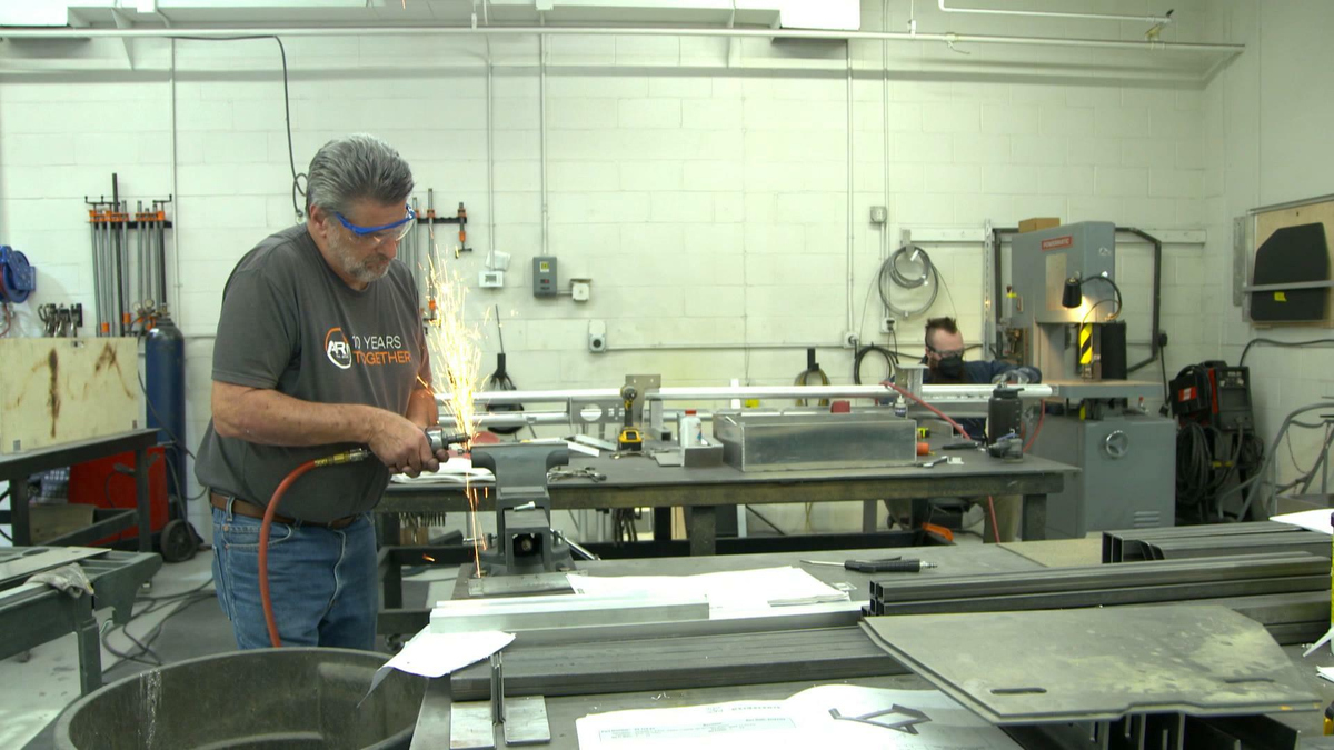Watch CBS Saturday Morning: Company pioneers four-day work week - Full ...