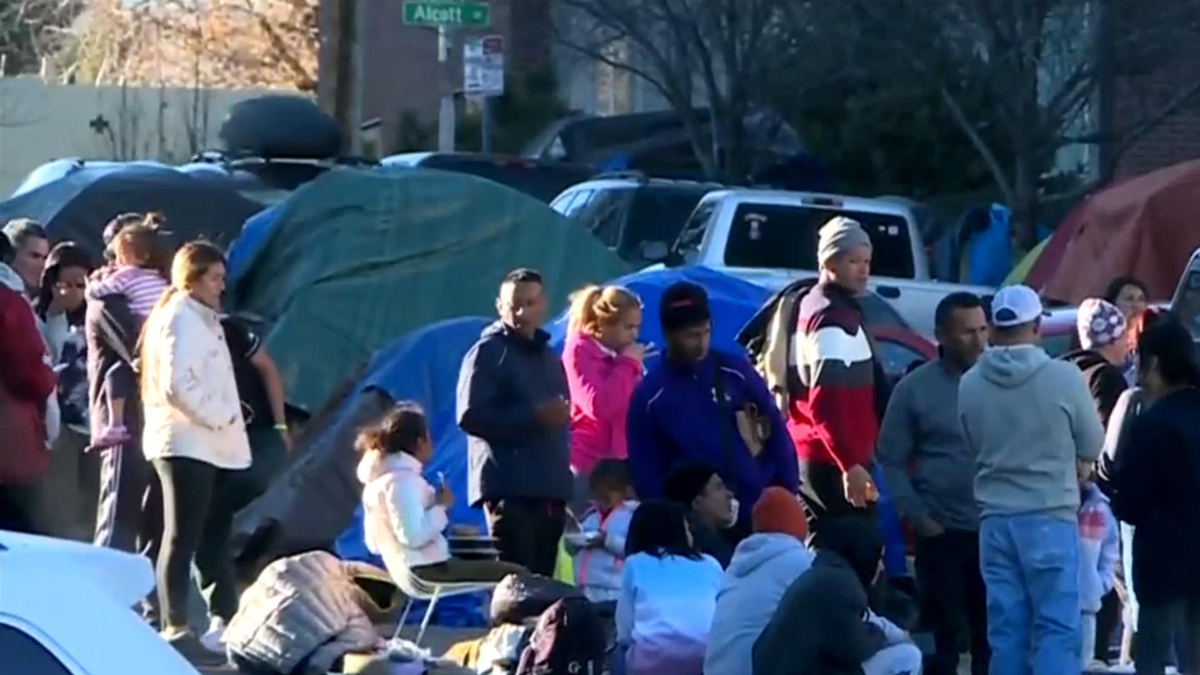 Watch CBS Evening News: Denver motel owner helps feed, house migrants ...