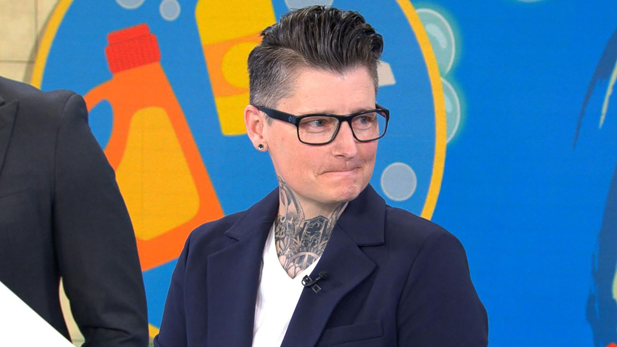 Watch CBS Mornings: Cleaning tips from the "Laundry Lesbian" - Full ...