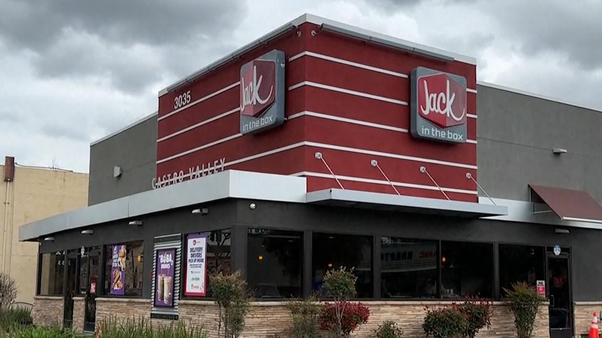 Watch CBS Evening News: California raises wage for fast-food workers ...