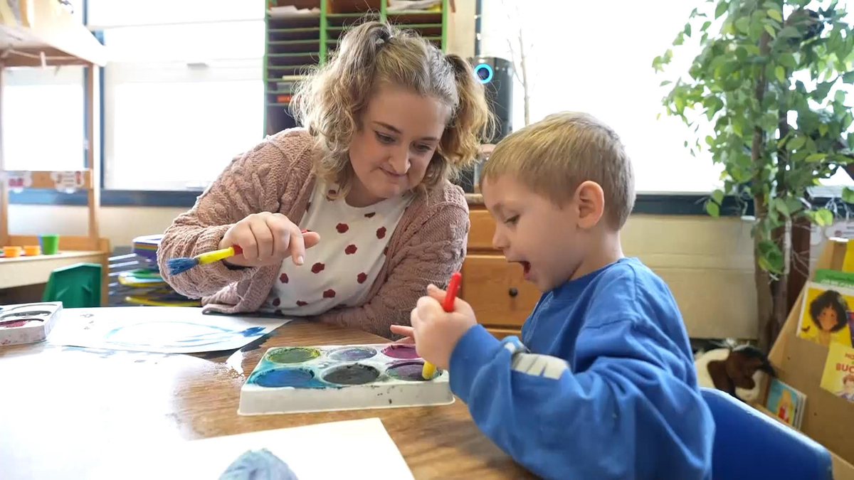 Watch CBS Evening News: Inside America's child care crisis - Full show ...