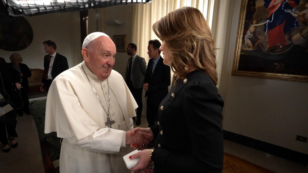 Watch 60 Minutes Overtime: Inside the Vatican with Pope Francis - Full ...