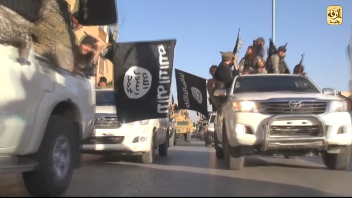 Watch CBS Evening News: 8 with alleged ISIS ties arrested in U.S ...