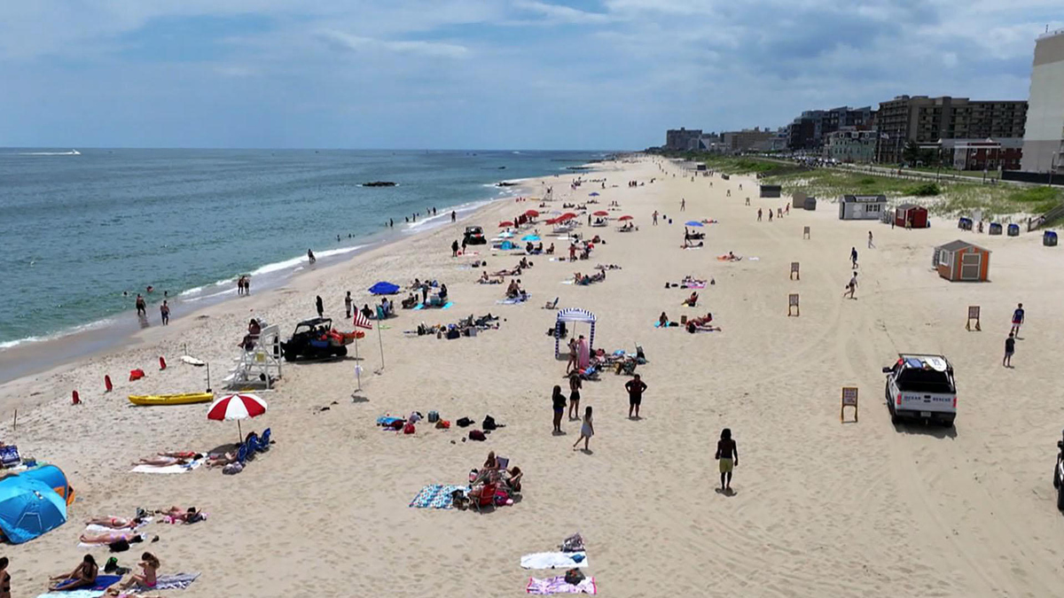 Watch CBS Mornings: How to avoid powerful rip currents - Full show on CBS