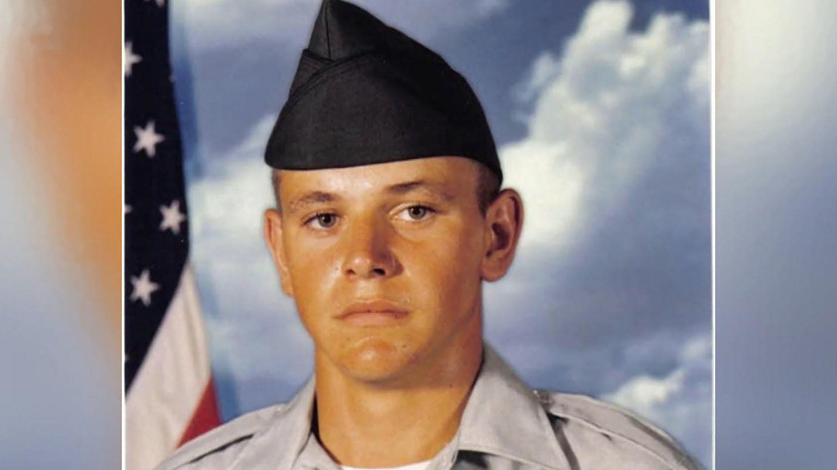 Watch CBS Mornings Walz responds to military record criticism - Paramount+