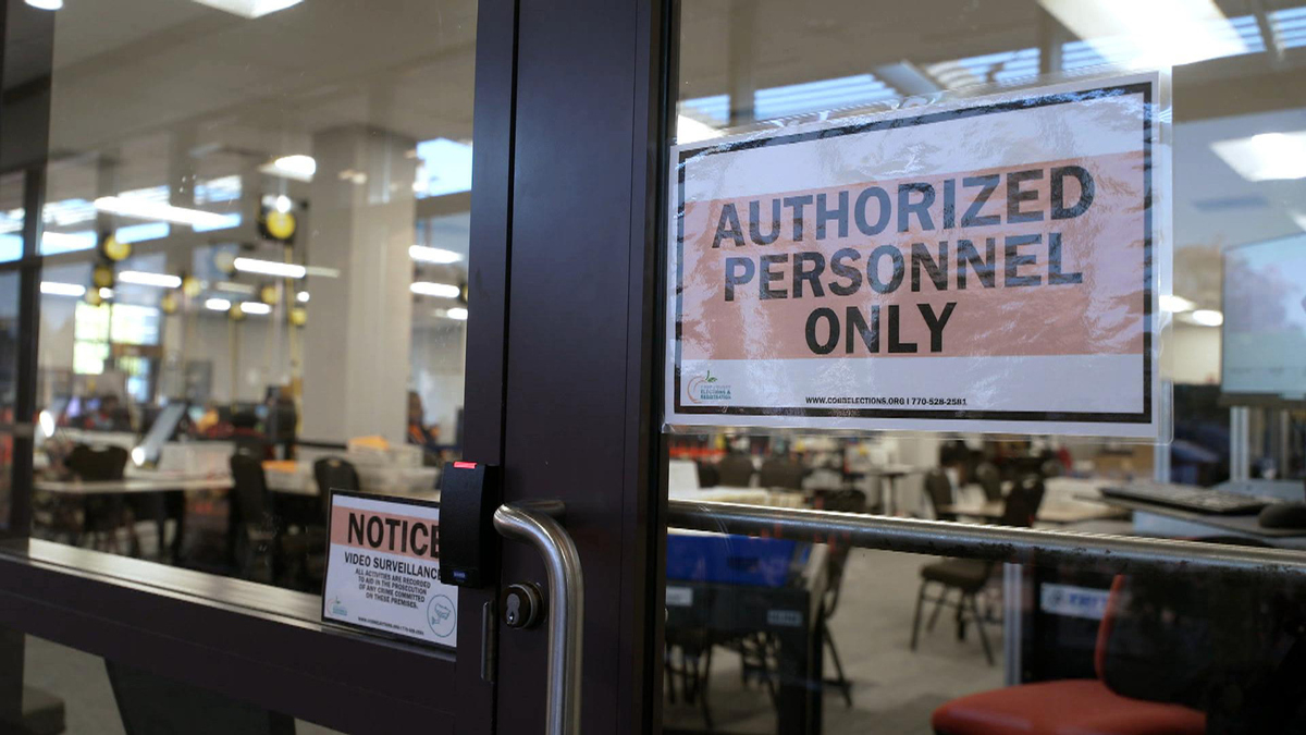 Watch 60 Minutes Overtime: Securing Georgia's vote - Full show on CBS