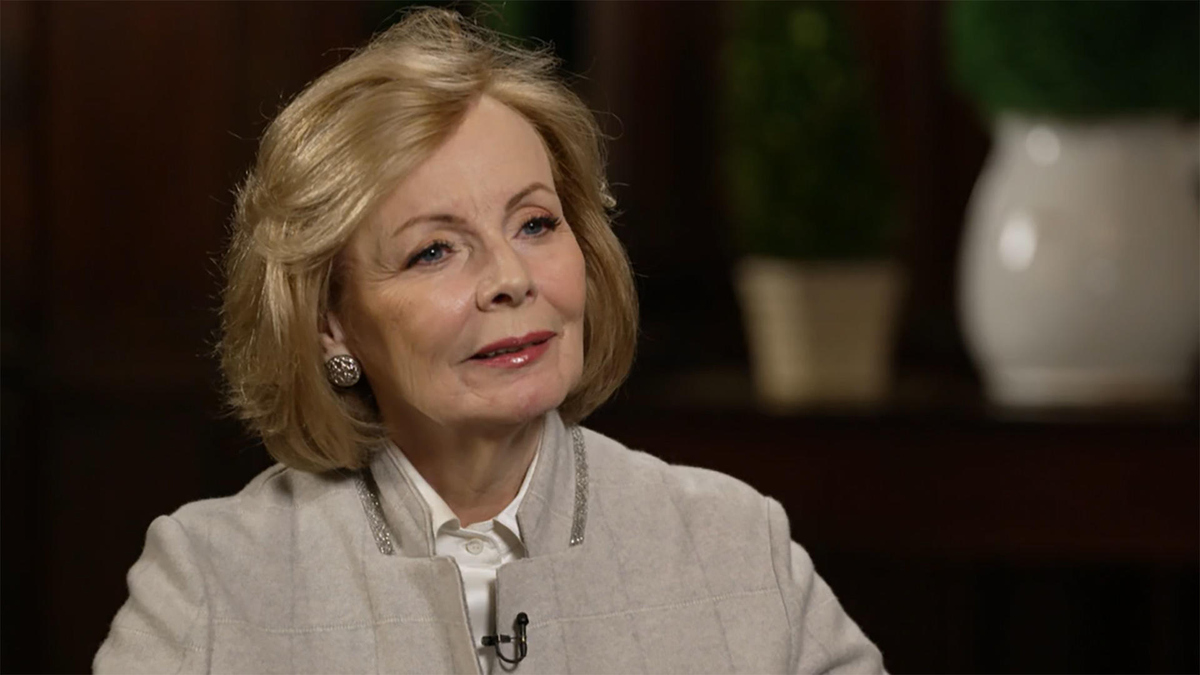 Watch Sunday Morning Peggy Noonan reflects on a "troubled, frayed ...