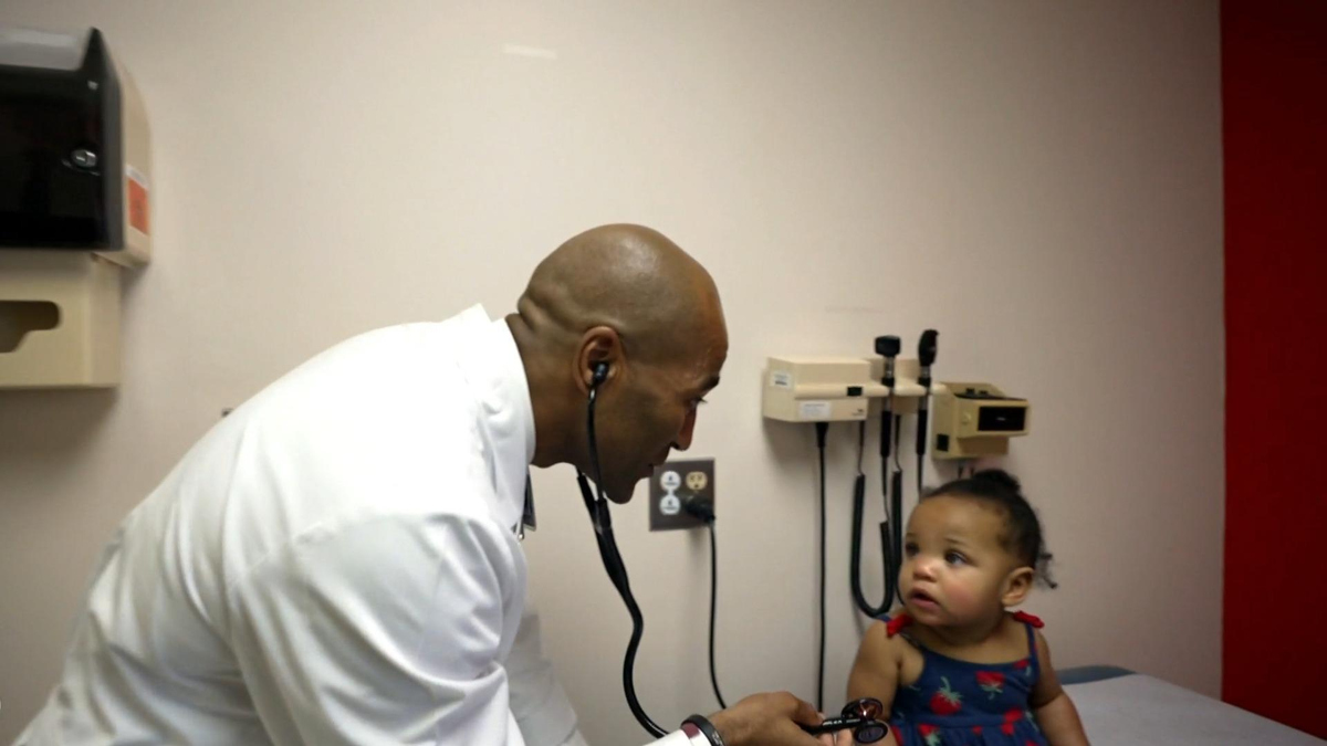 Watch CBS Evening News: Addressing the U.S. shortage of Black doctors ...