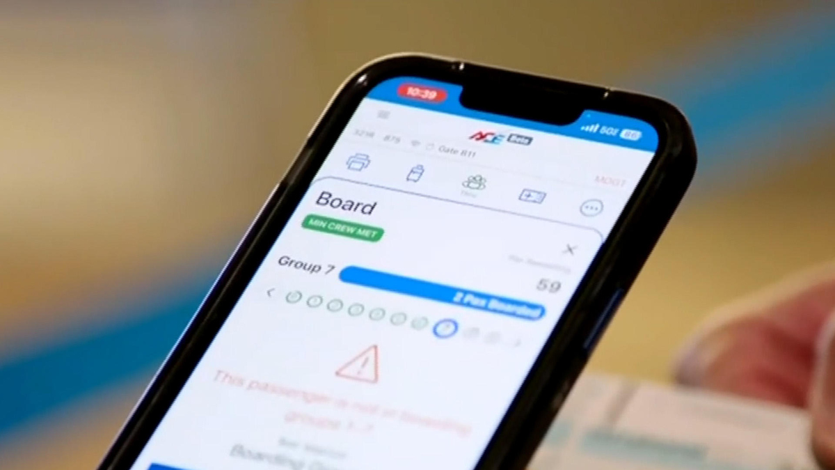 Watch CBS Evening News: Airline cracking down on early boarders - Full ...