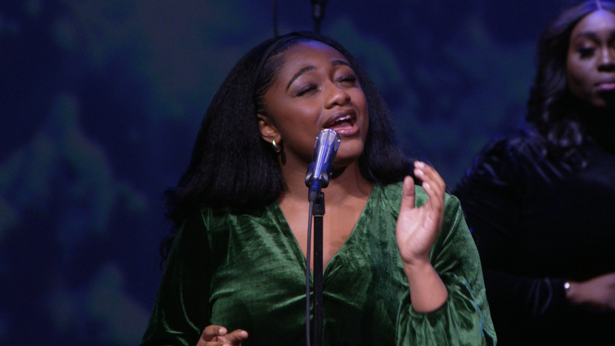 Watch 60 Minutes Overtime: Samara Joy sings "O Holy Night" - Full show ...