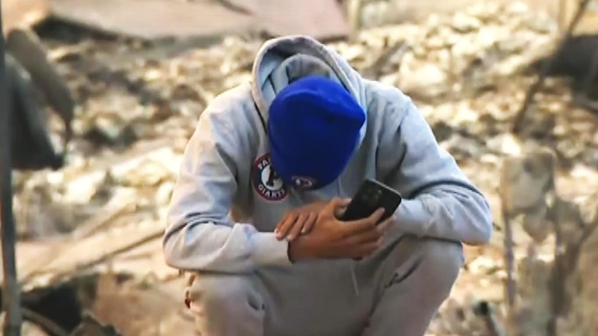 Watch CBS Evening News: How to help Southern California wildfire ...