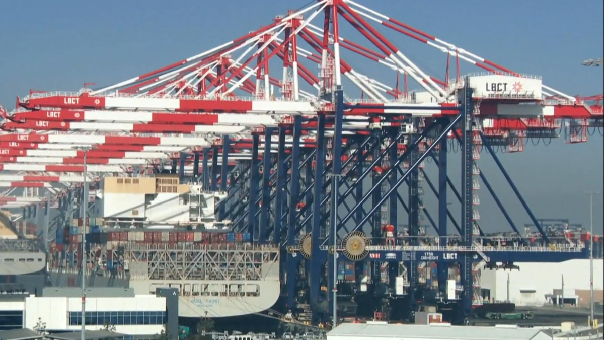 Watch CBS Evening News: Chinese cranes at U.S. ports spark concern ...